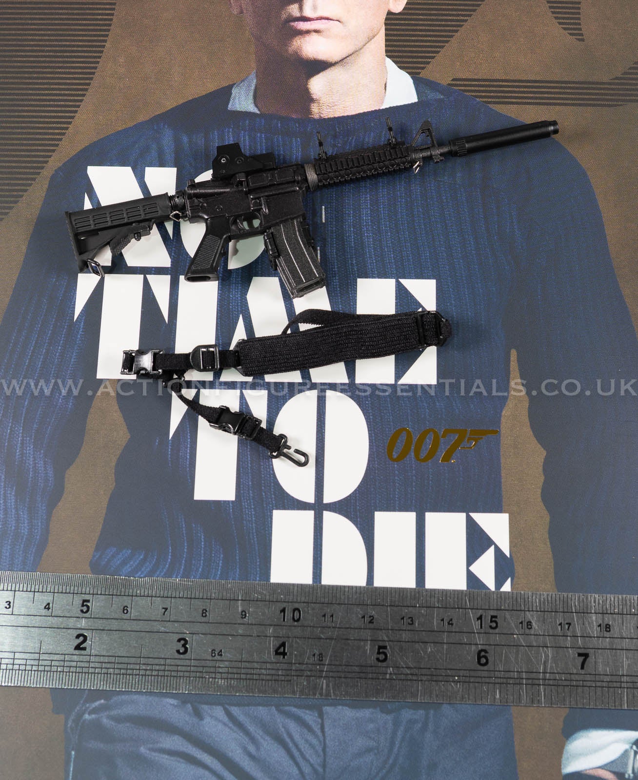 Hot Toys - James Bond 007 - CQBR Rifle - Commando - MMS804 - 1:6 Scale ...