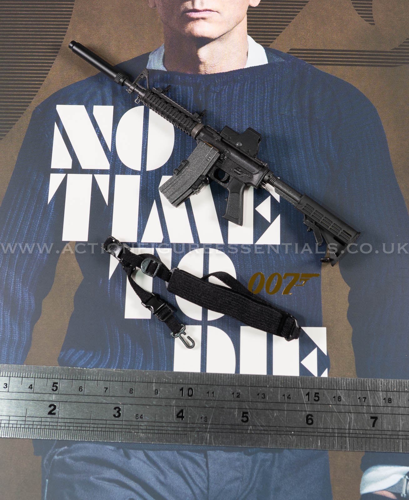 Hot Toys - James Bond 007 - CQBR Rifle - Commando - MMS804 - 1:6 Scale ...